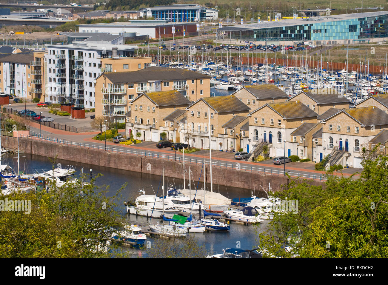 Waterfront housing hi-res stock photography and images - Alamy