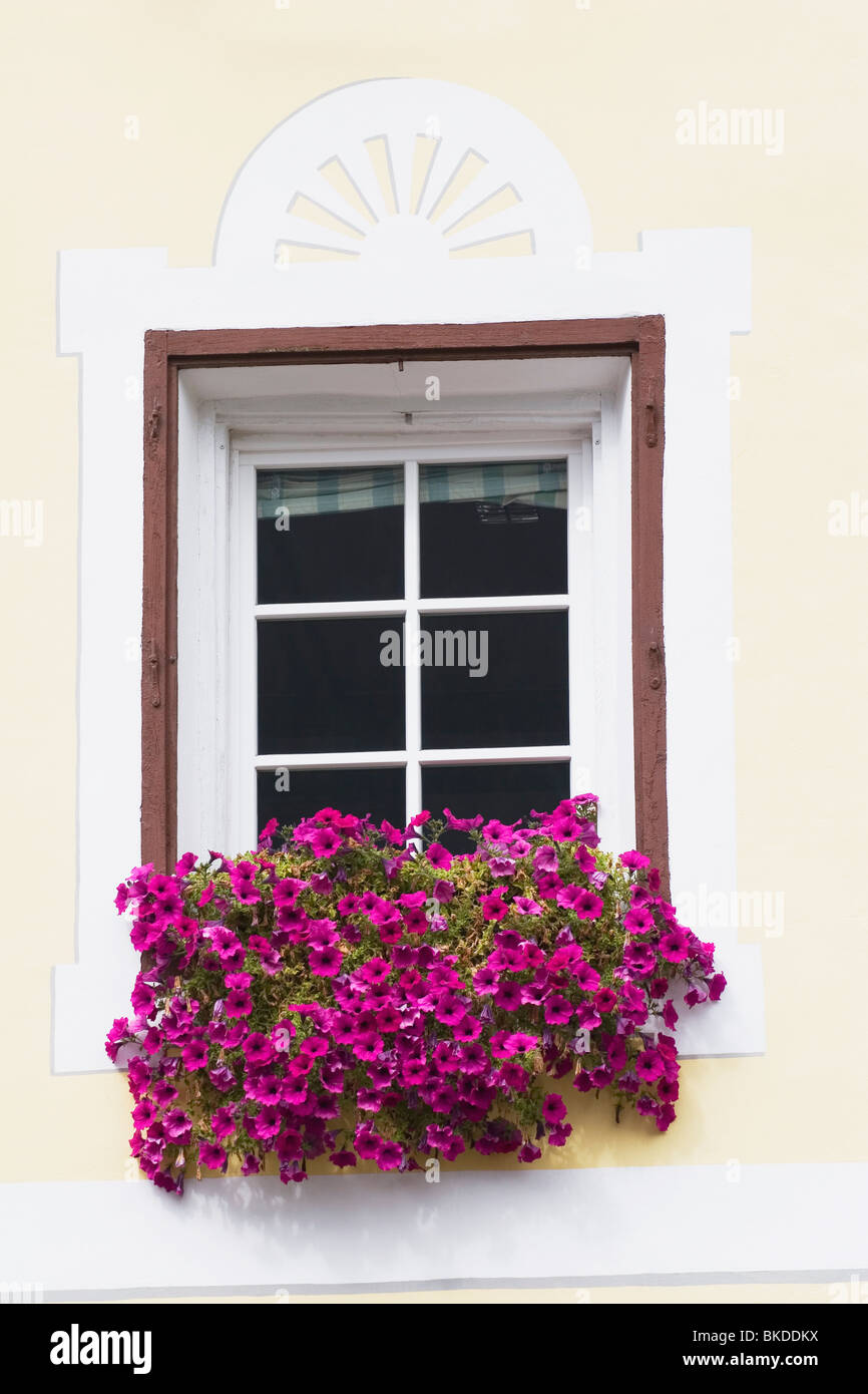 Decorative window frame hi-res stock photography and images - Alamy