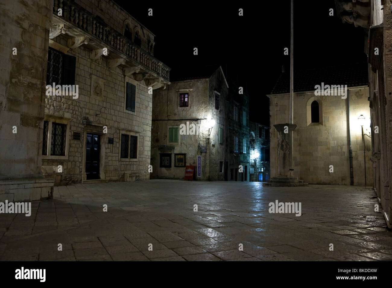 Historic old stone architecture square hi-res stock photography and ...