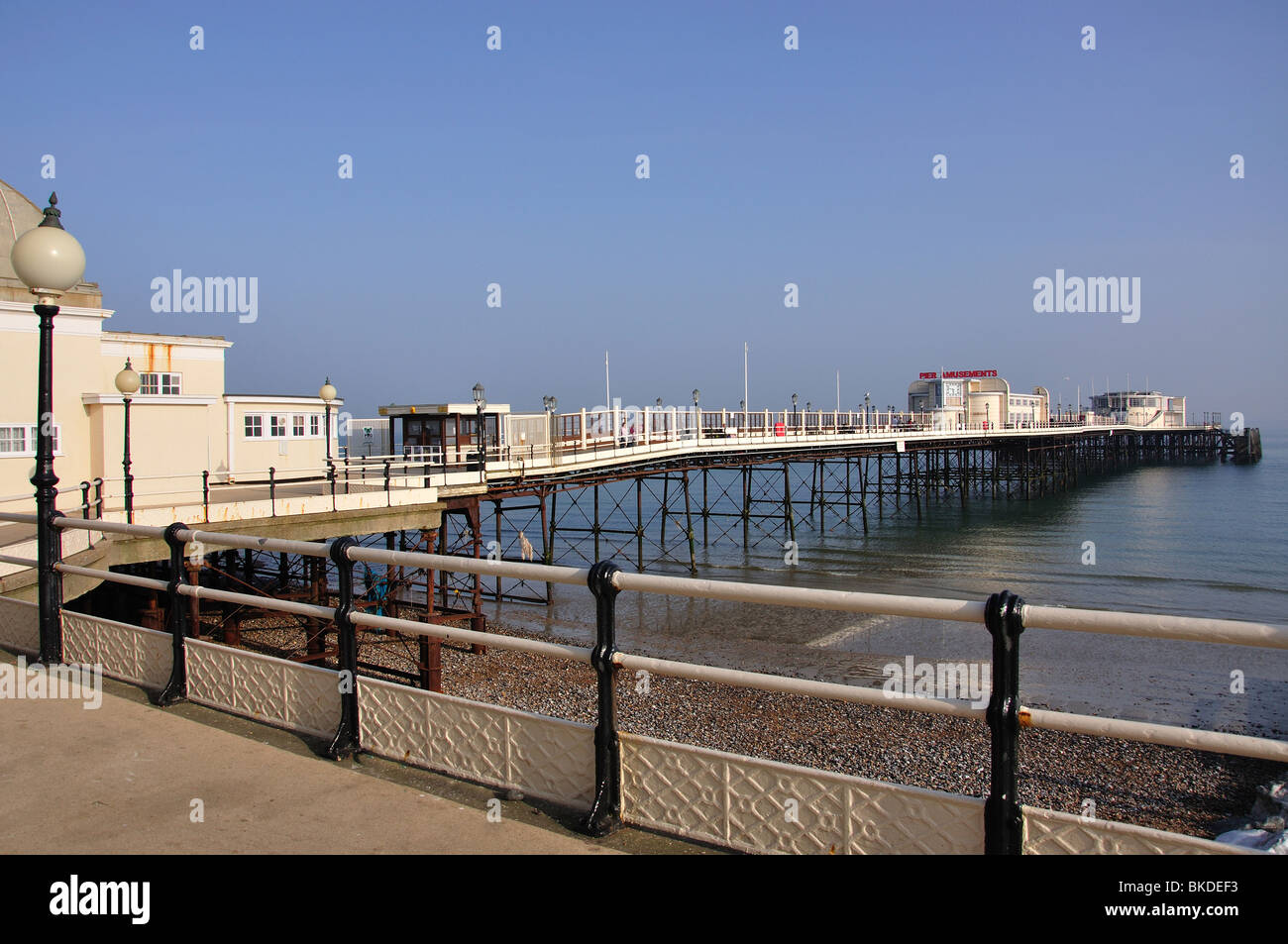 Worthing sea pier hi-res stock photography and images - Alamy