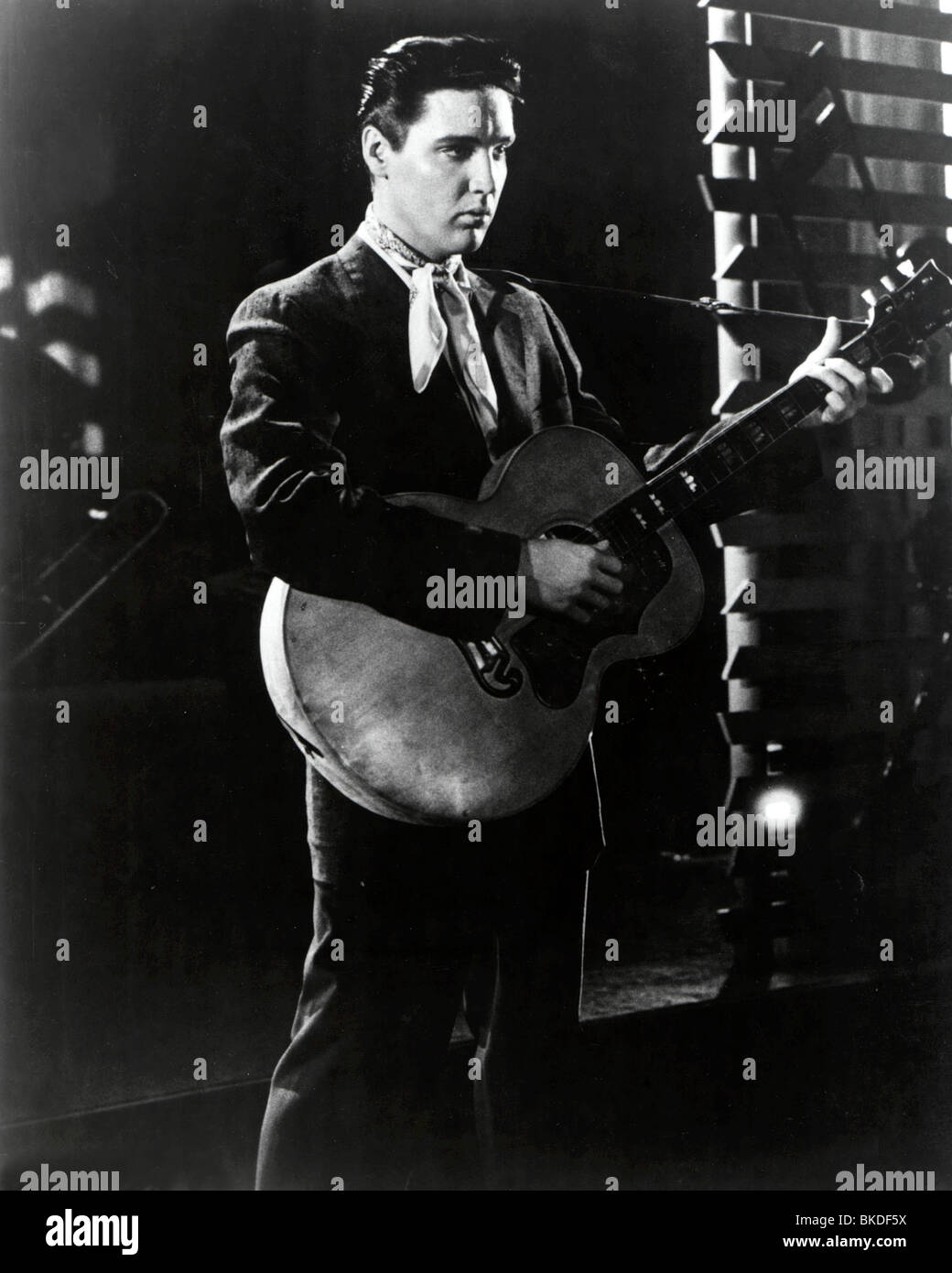 Elvis presley 1958 hi-res stock photography and images - Alamy