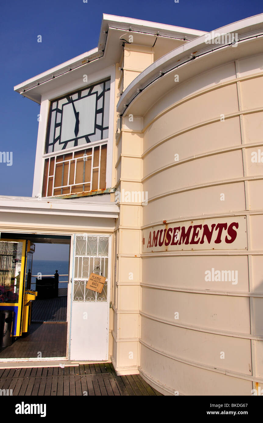 Amusement arcade worthing pier worthing hi-res stock photography and ...