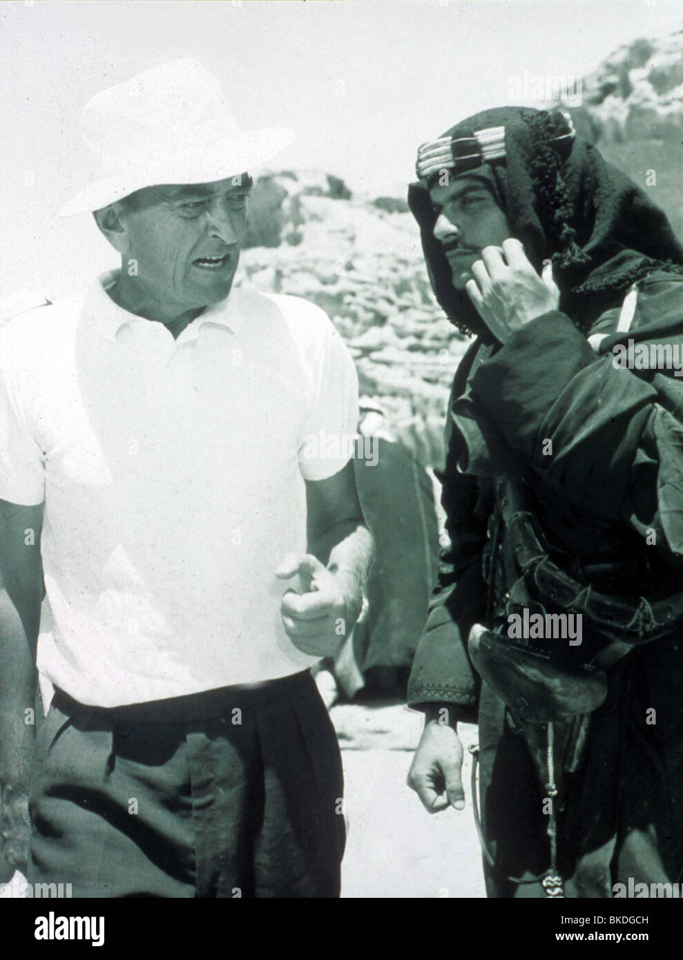 DAVID LEAN (DIR) ON SET LAWRENCE OF ARABIA (1962) WITH OMAR SHARIF LEAN ...