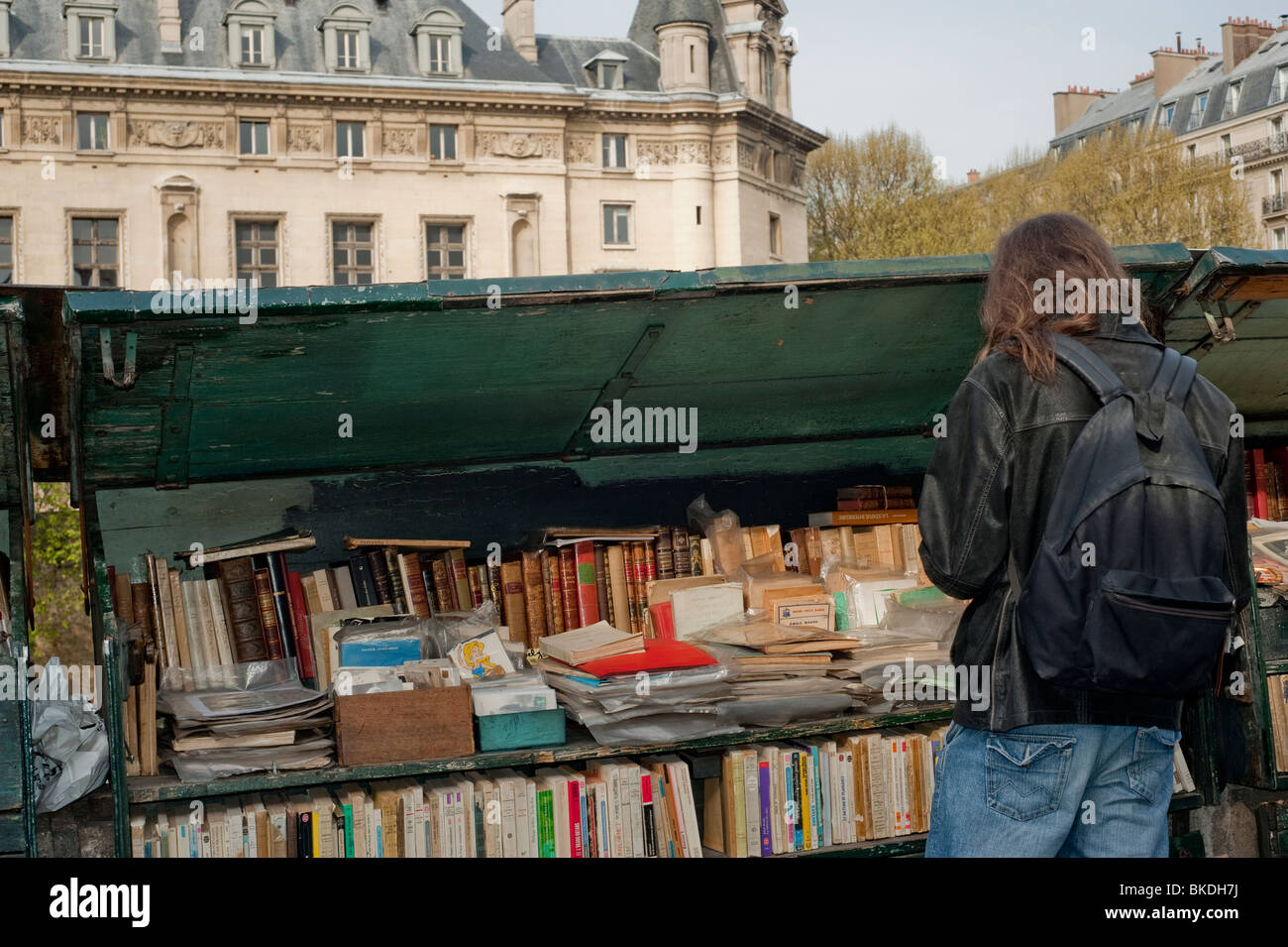 Vintage Nostalgia Woman Old Book High Resolution Stock Photography and ...
