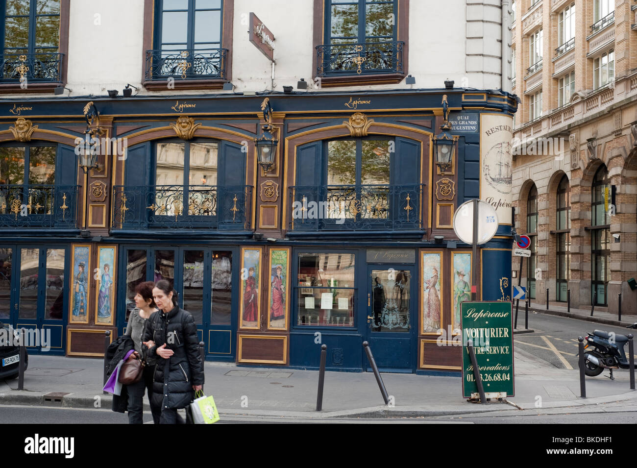 Fancy storefront hi-res stock photography and images - Alamy