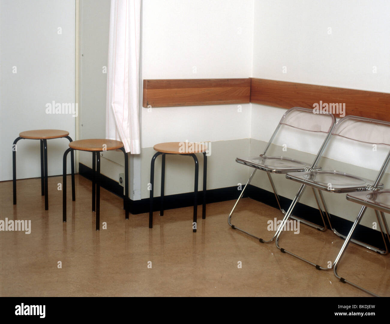 Drab waiting room hi-res stock photography and images - Alamy
