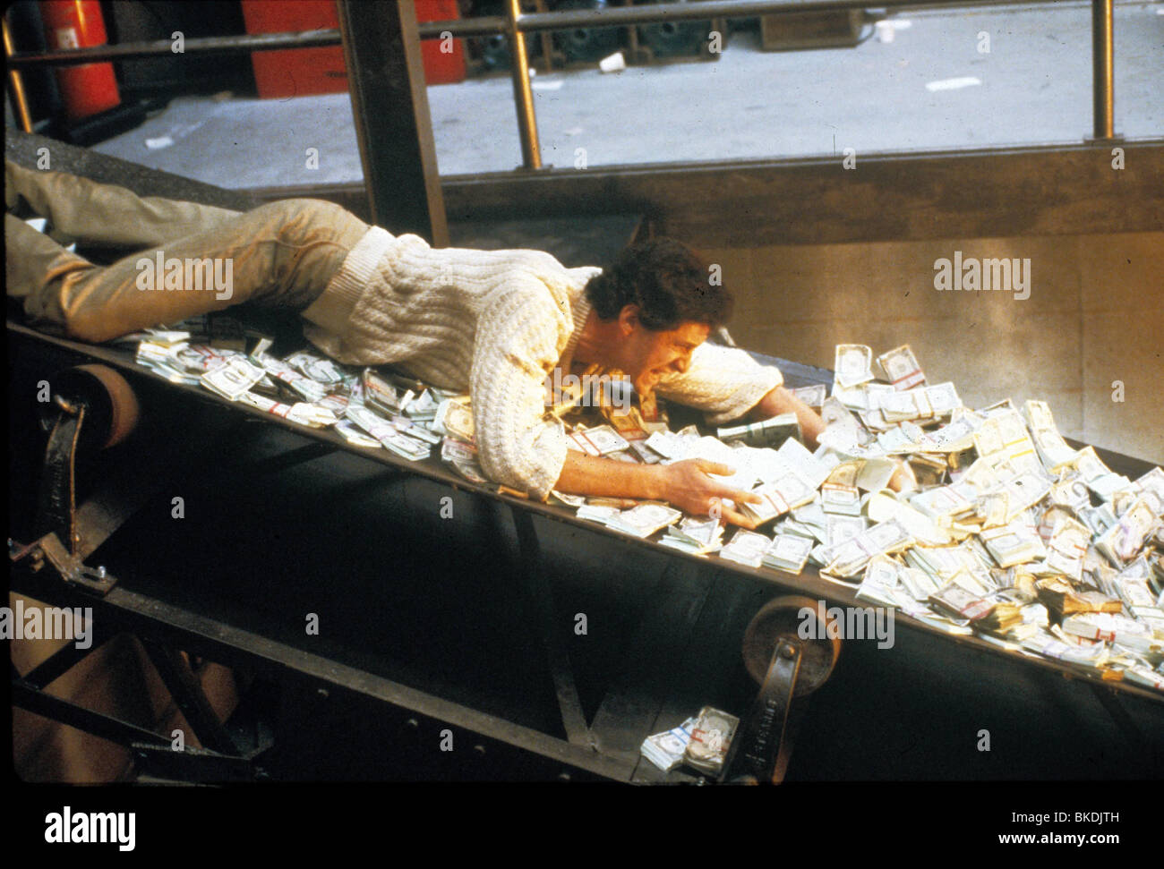 THE MAN WHO WASN'T THERE (1983) STEVE GUTTENBERG MWWT 001 Stock Photo ...