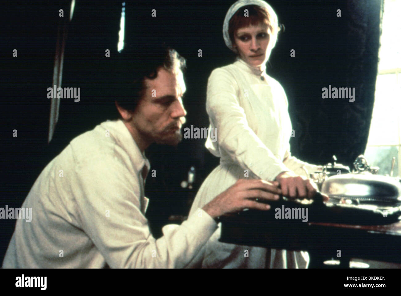 MARY REILLY (1995) JOHN MALKOVICH, JULIA ROBERTS MRYR 046 Stock Photo ...