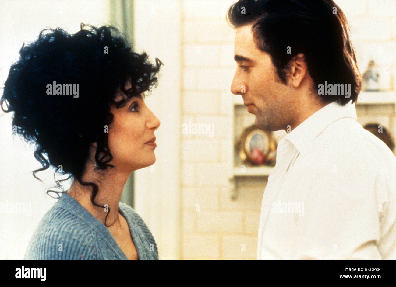 Moonstruck 1987 hi-res stock photography and images - Alamy