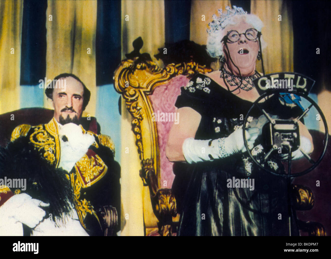 The mouse that roared 1959 ron moody hi-res stock photography and ...