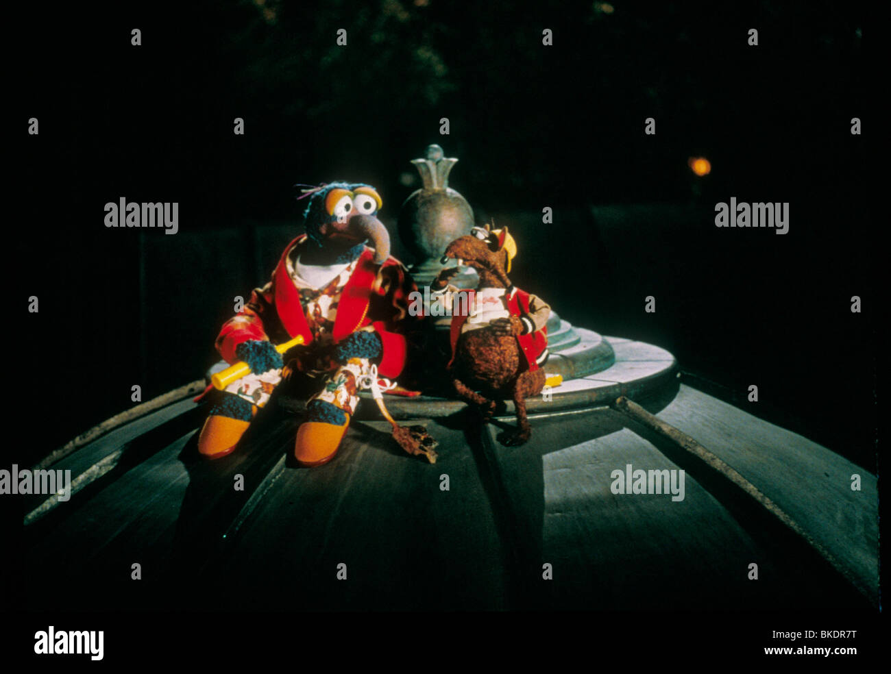 MUPPETS FROM SPACE (1999) GONZO, RIZZO THE RAT MUFS 008 Stock Photo - Alamy