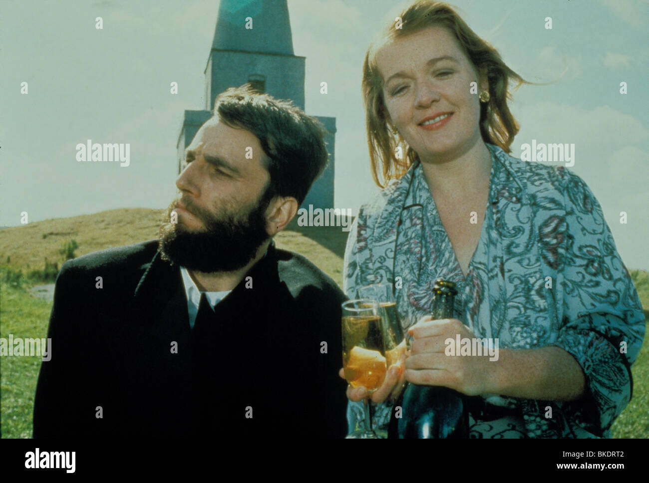 MY LEFT FOOT (1989) DANIEL DAY-LEWIS, RUTH MCCABE MLF 001 Stock Photo ...