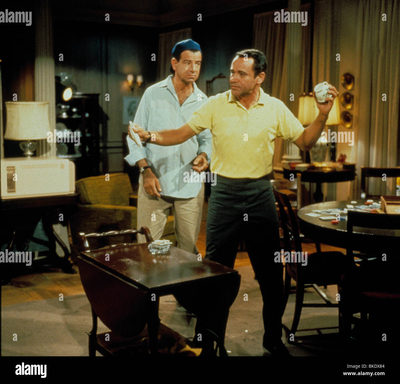 THE ODD COUPLE (1968) WALTER MATTHAU, JACK LEMMON ODC 003 Stock Photo ...