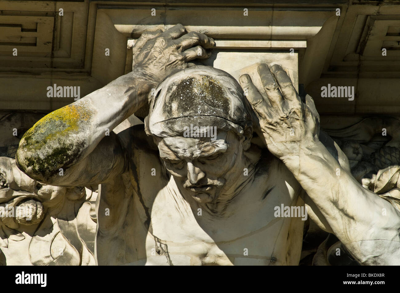 Statue on roof hi-res stock photography and images - Alamy