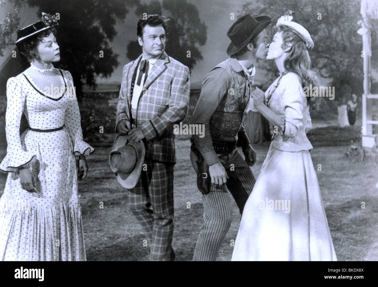 OKLAHOMA (1955) GLORIA GRAHAME, EDDIE ALBERT, GENE NELSON, BARBARA ...