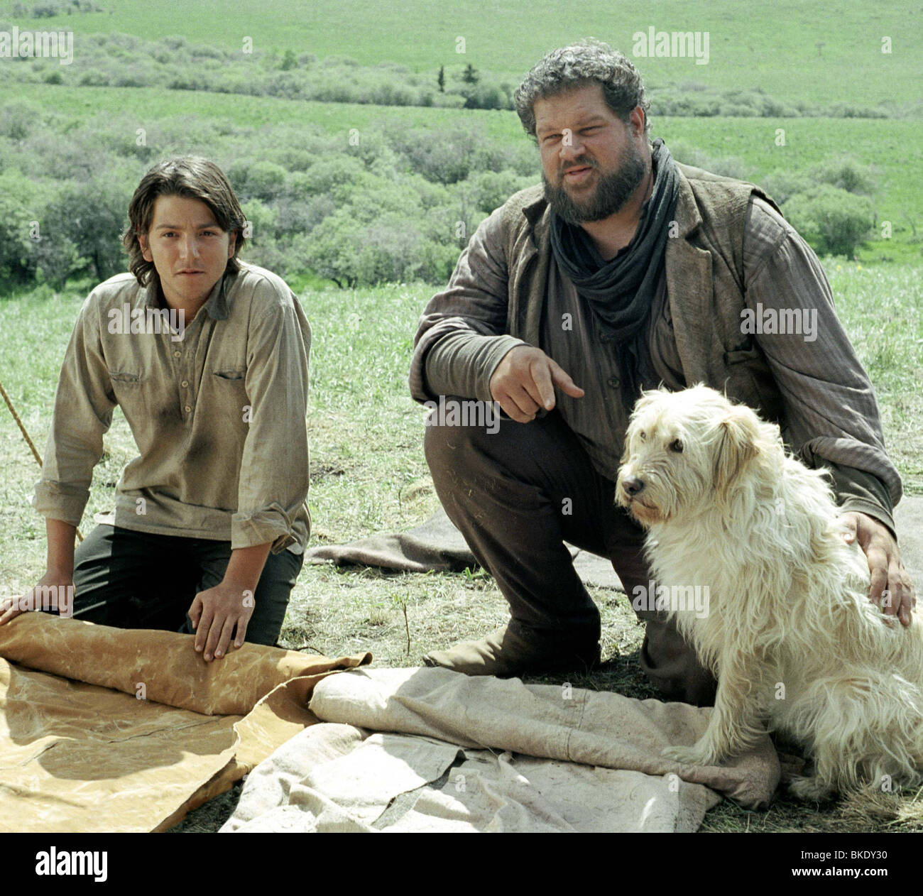 OPEN RANGE (2003) DIEGO LUNA, ABRAHAM BENRUBI OPNR 001-G Stock Photo ...