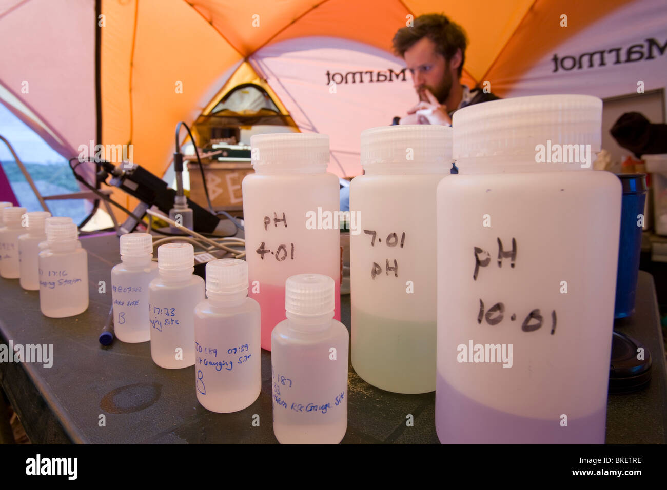 Sample identification hi-res stock photography and images - Alamy