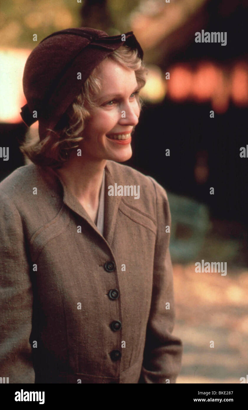 THE PURPLE ROSE OF CAIRO (1984) MIA FARROW PRCA 056 Stock Photo - Alamy
