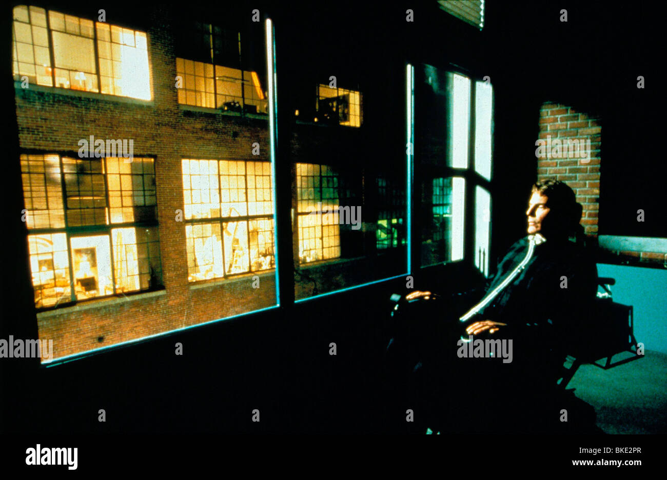 REAR WINDOW (TVM - 1998) CHRISTOPHER REEVE REWE 055 Stock Photo - Alamy
