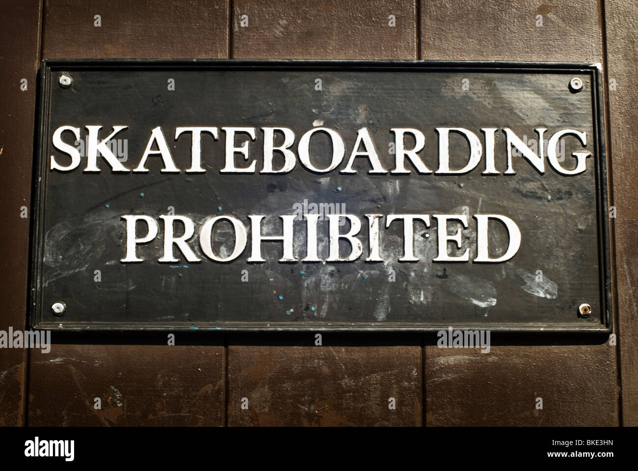 Skateboarding sign hi-res stock photography and images - Alamy