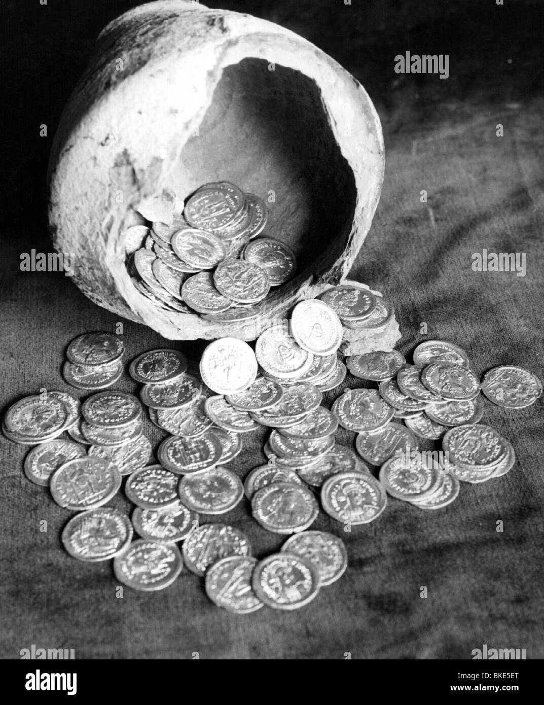 money / finance, coins, Roman Empire, gold solidi, 5th century ...