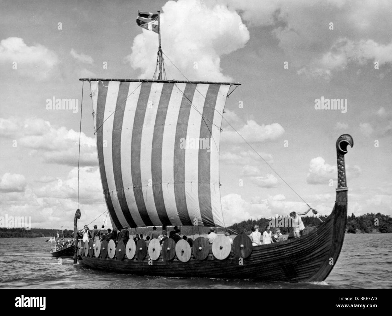 Vikings Black and White Stock Photos & Images - Alamy