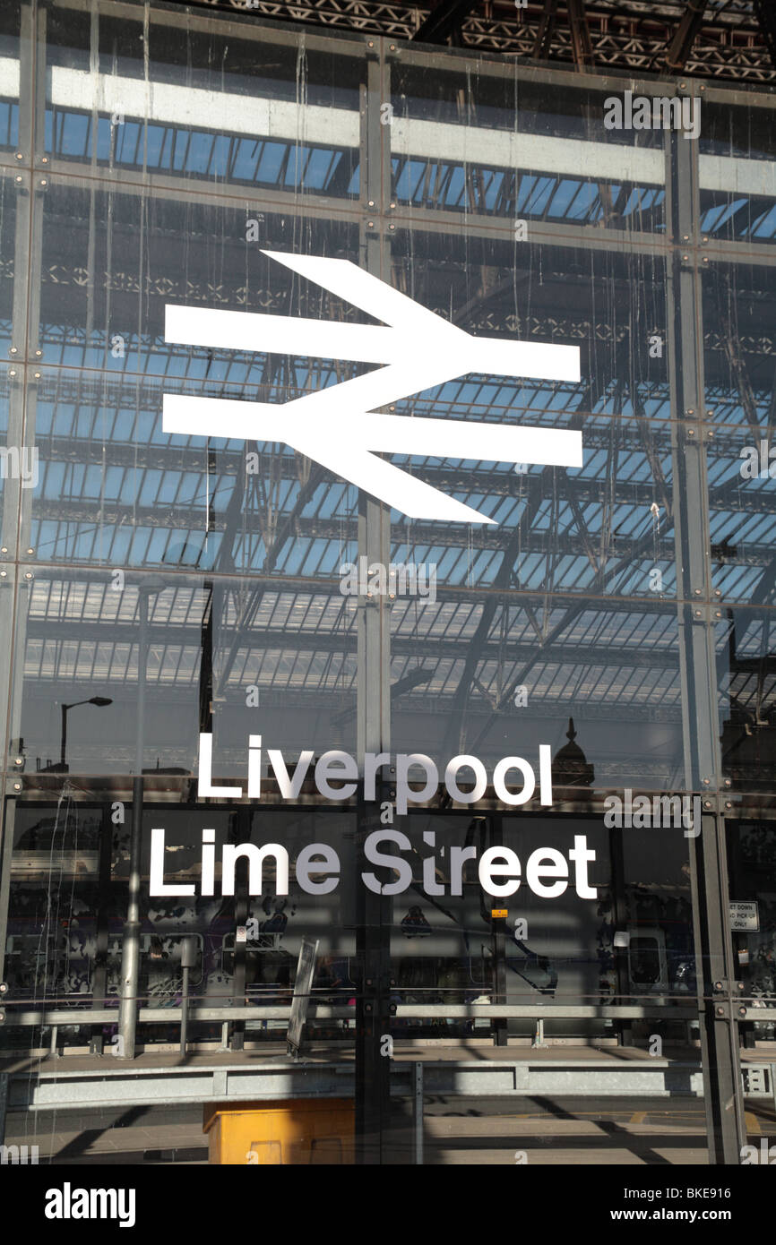 Lime Street Railway Station, Liverpool Stock Photo - Alamy