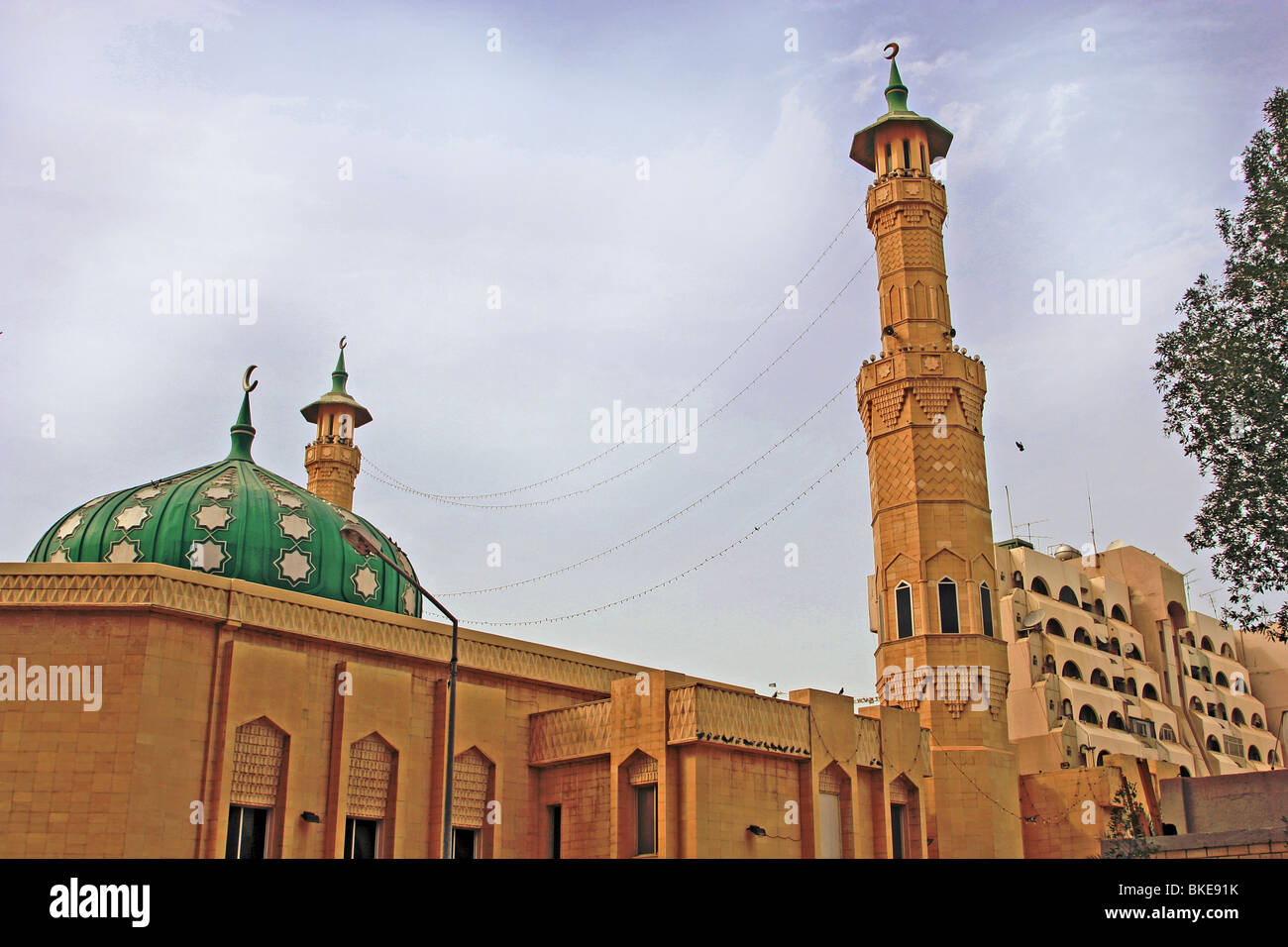 Mosque in kuwait Stock Photo - Alamy