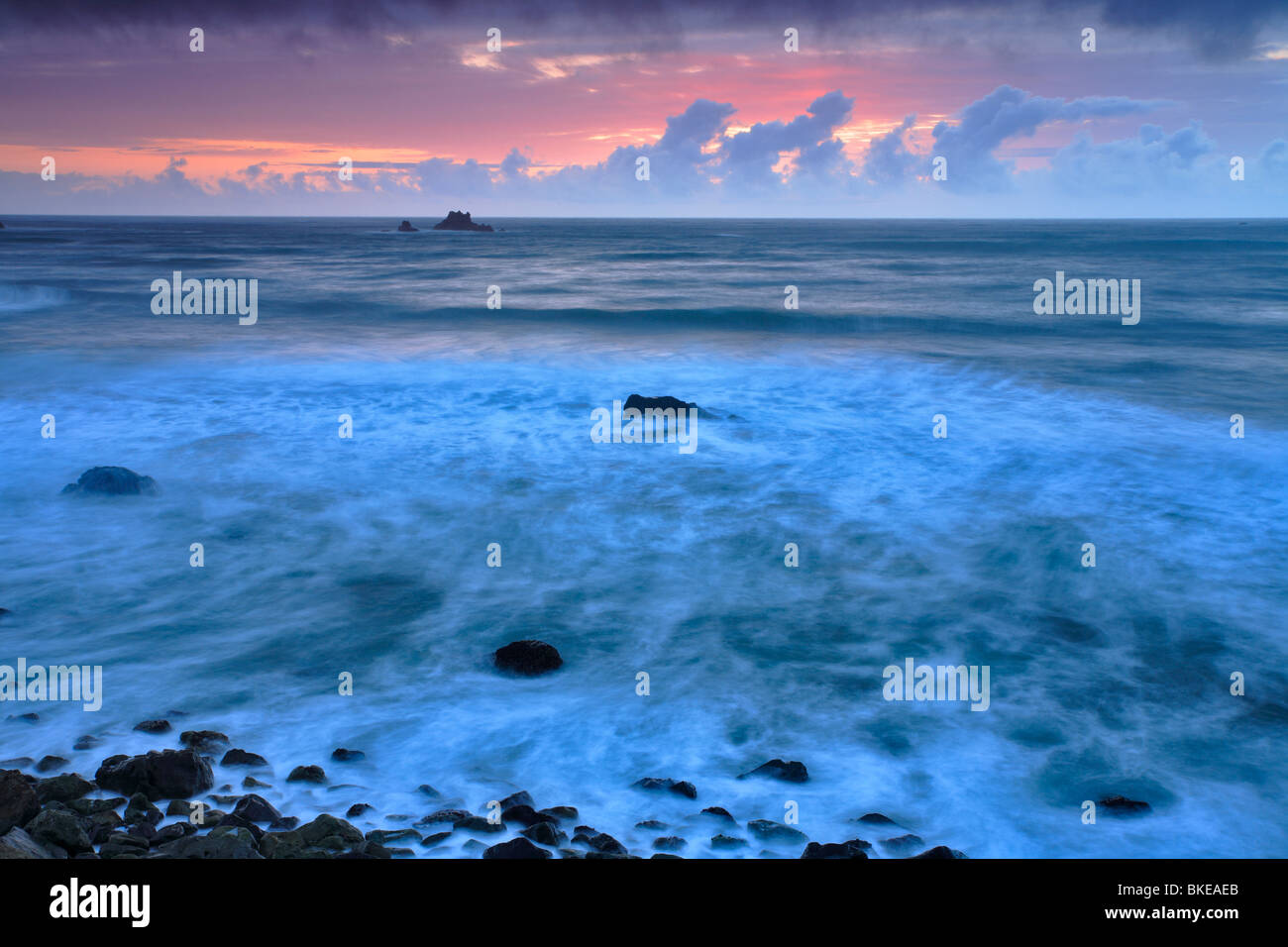 Pacific ocean at sunset hi-res stock photography and images - Alamy