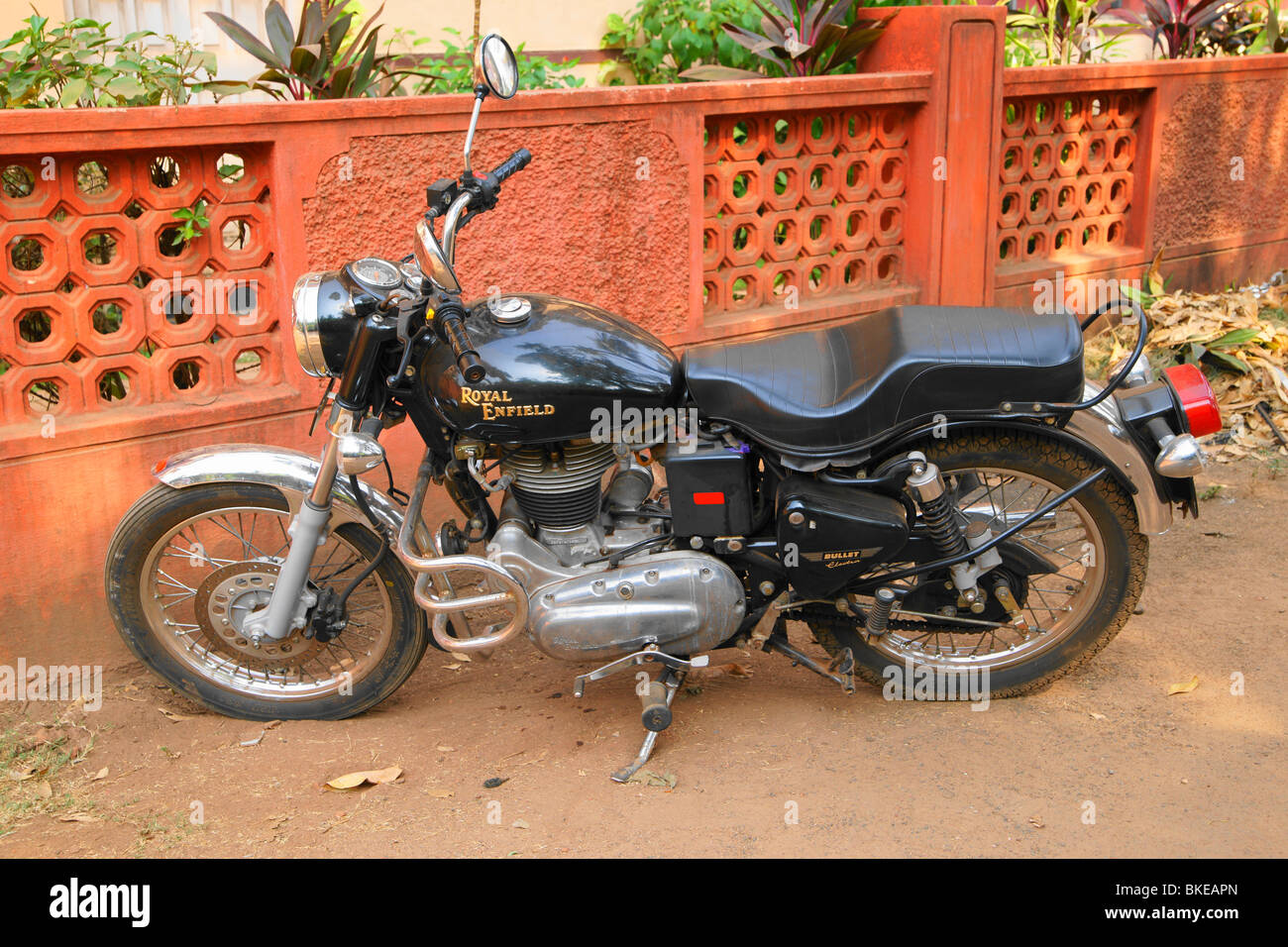 Royal enfield bullet hi-res stock photography and images - Alamy
