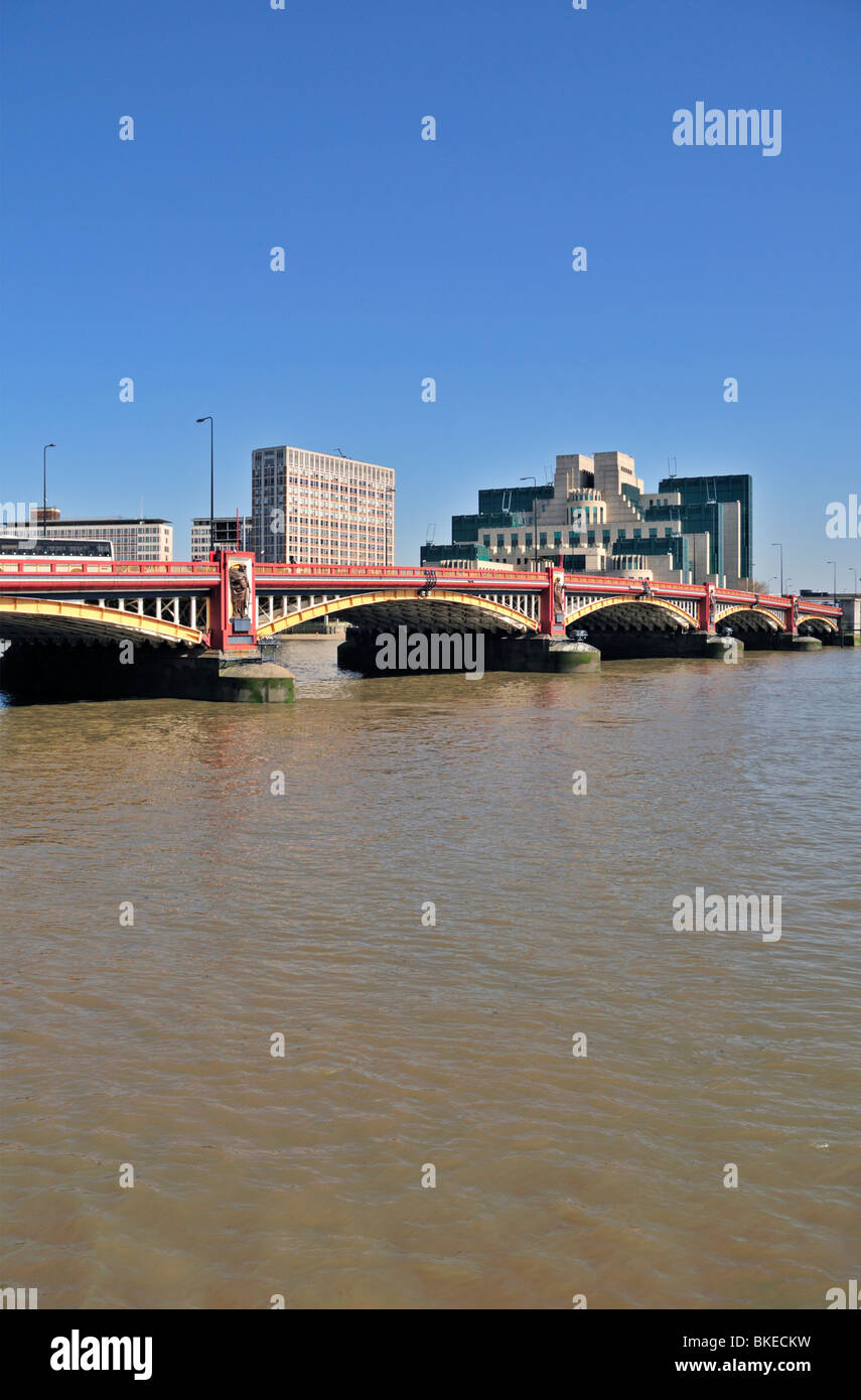 Mi6 building by the river thames hi-res stock photography and images ...