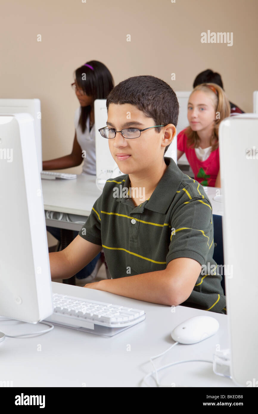 Early school working class children hi-res stock photography and images ...