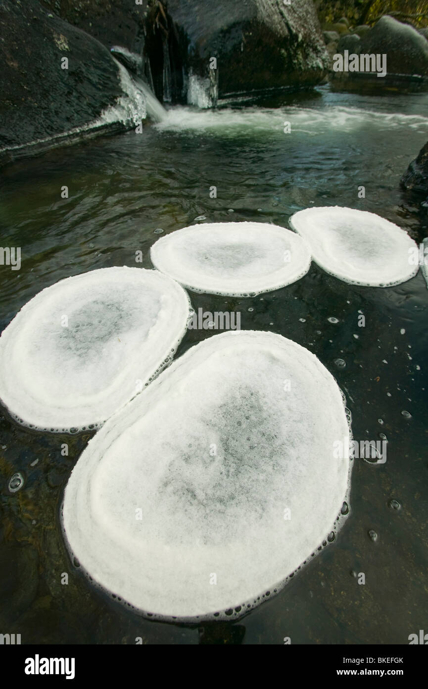 Partially frozen river hi-res stock photography and images - Alamy