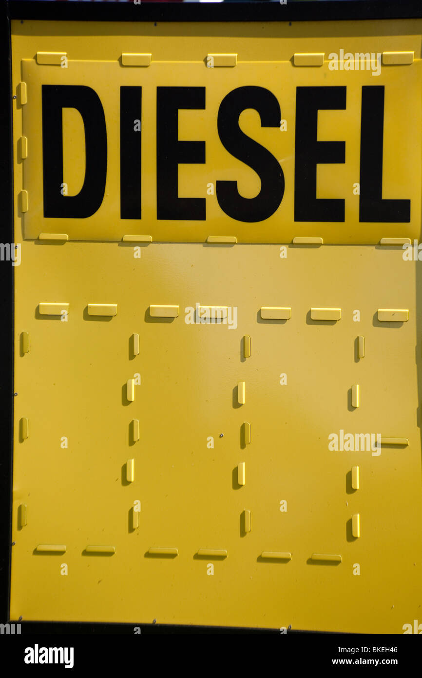 Yellow and black sign hi-res stock photography and images - Alamy