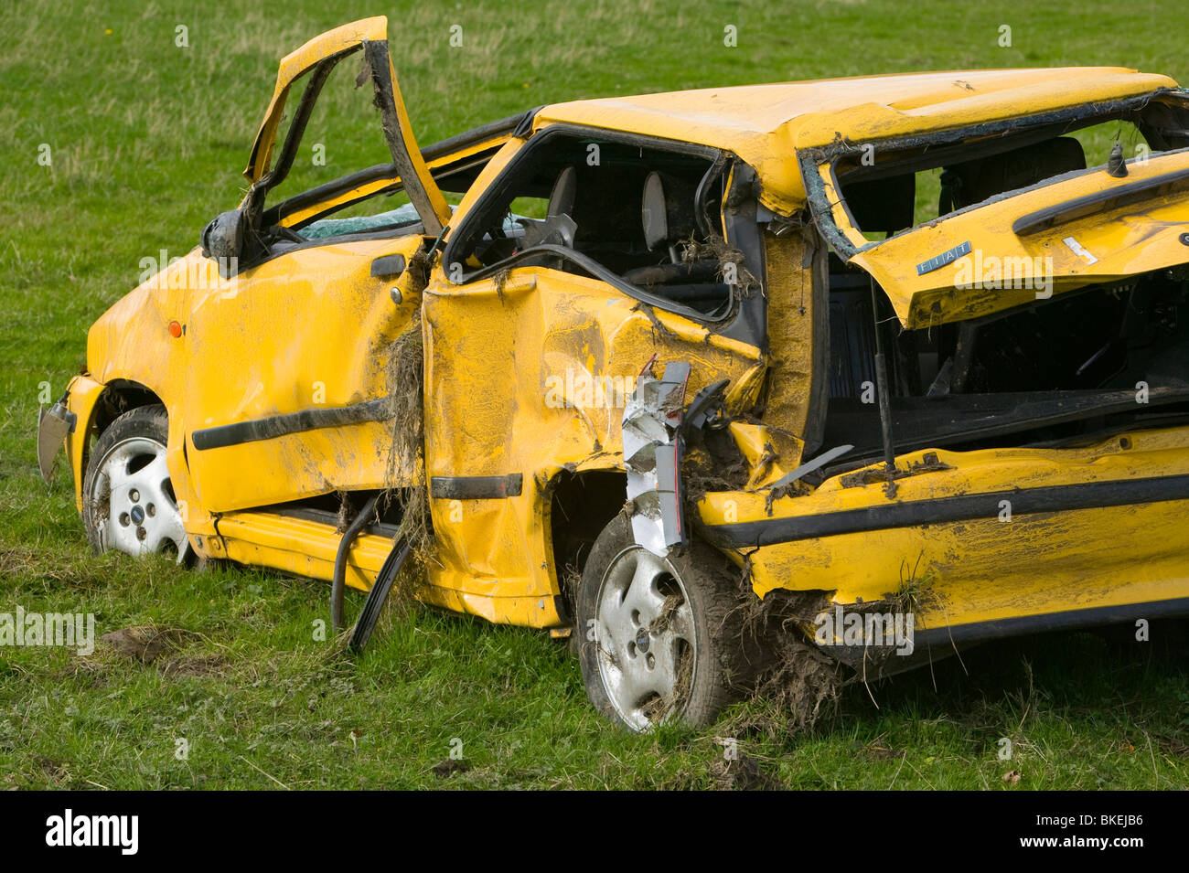 A crashed car hi-res stock photography and images - Alamy