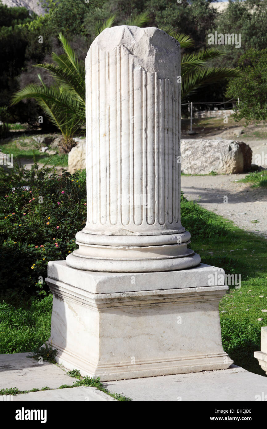 Ancient column ruin hi-res stock photography and images - Alamy