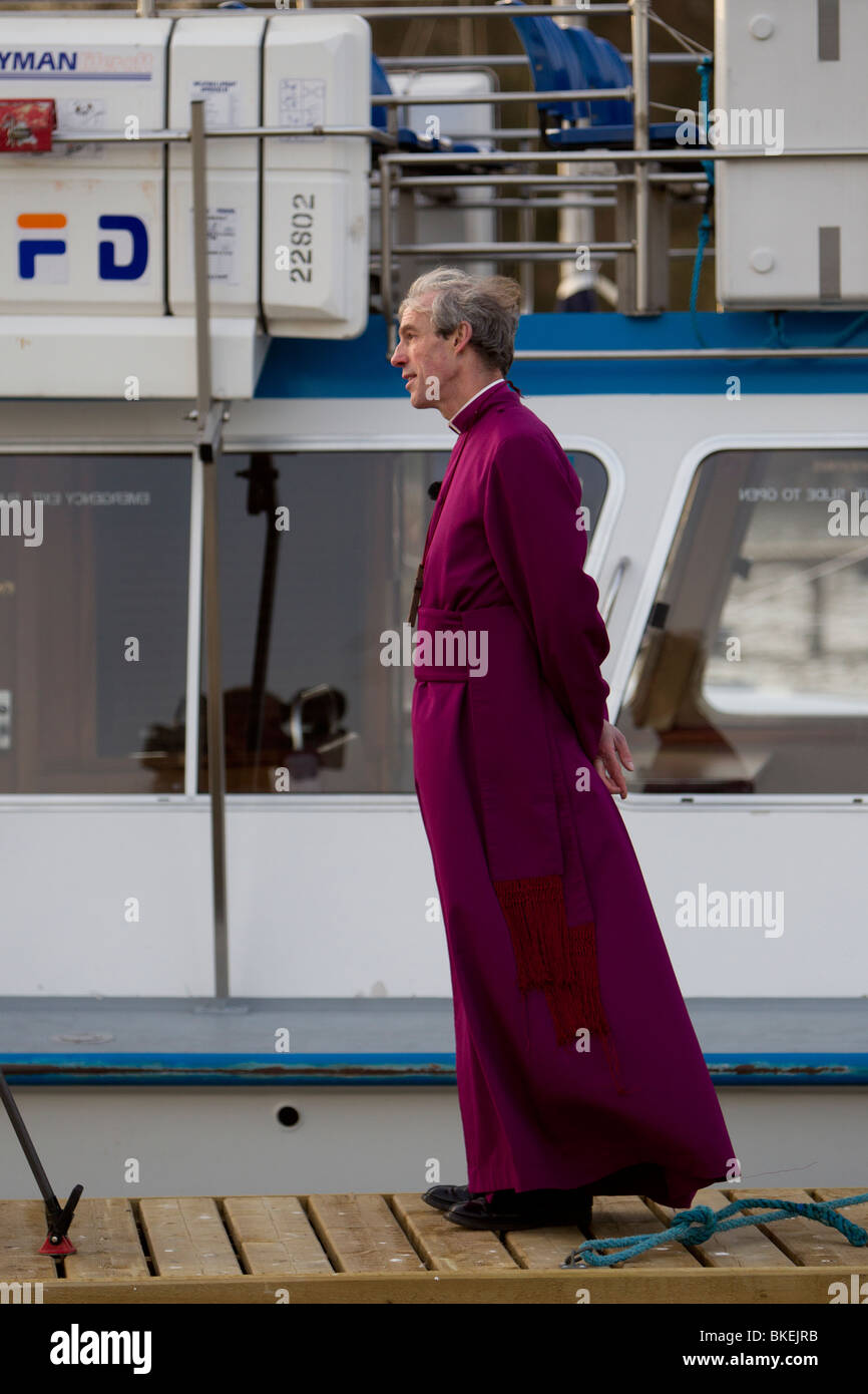 The Bishop of Carlisle the Right Reverend James Newcome Stock Photo - Alamy