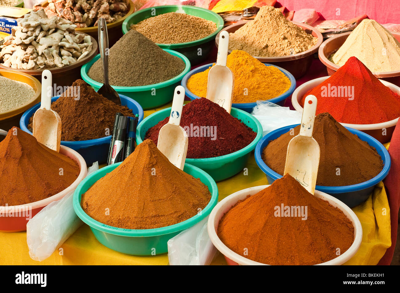 Indian market hi-res stock photography and images - Alamy