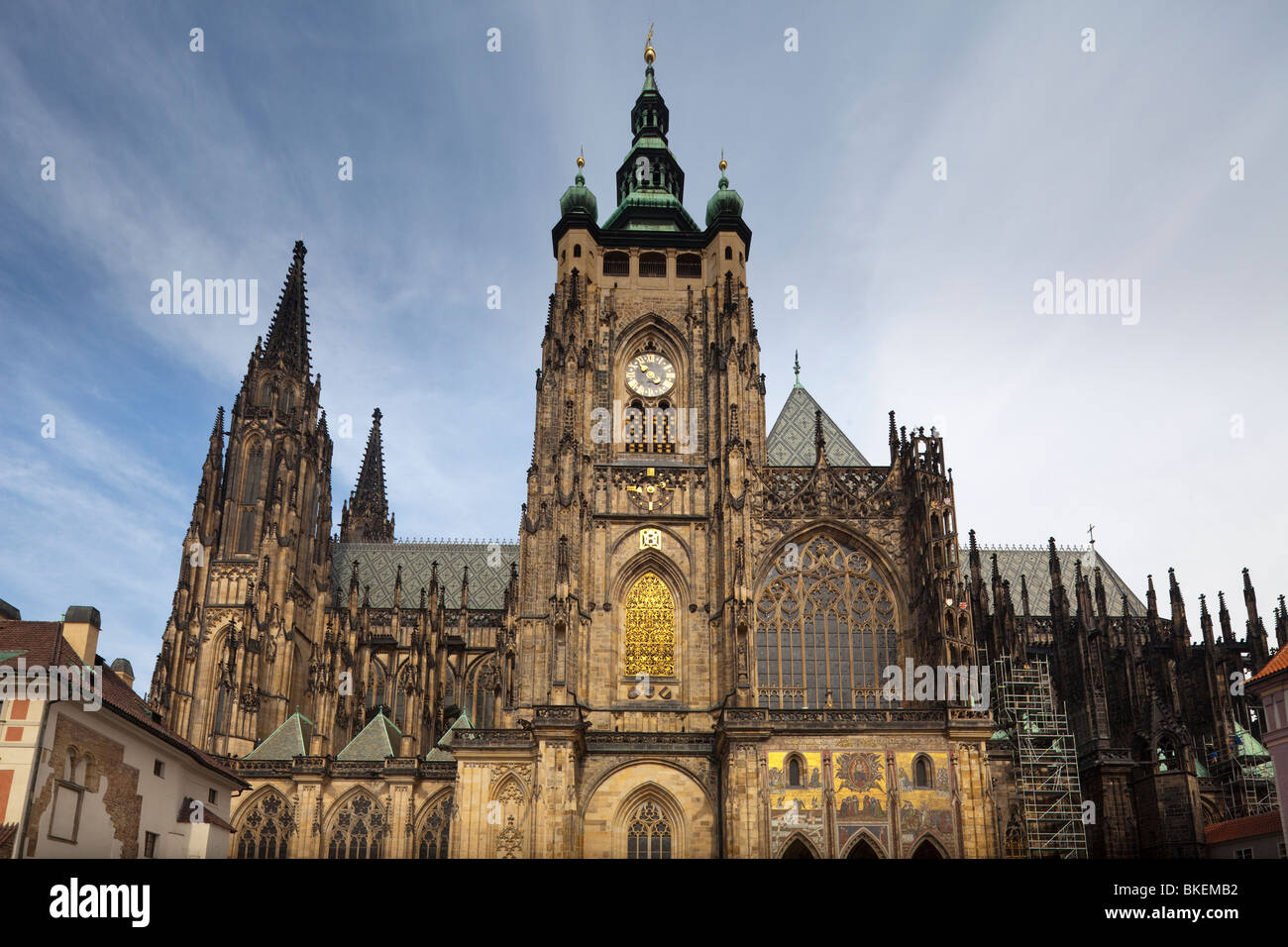 Prague saint vitus cathedral castle hi-res stock photography and images ...
