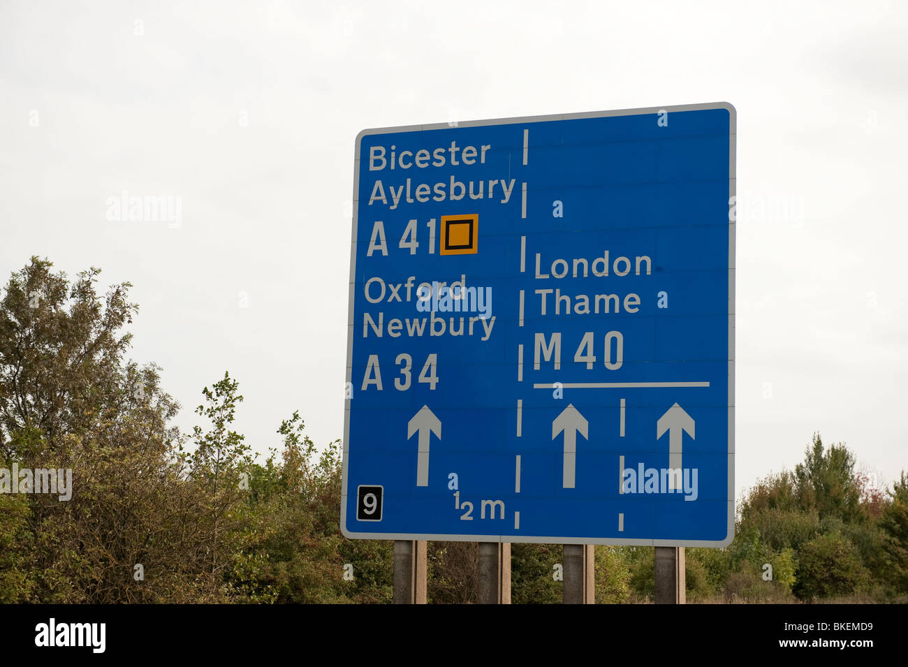 M40 sign hi-res stock photography and images - Alamy