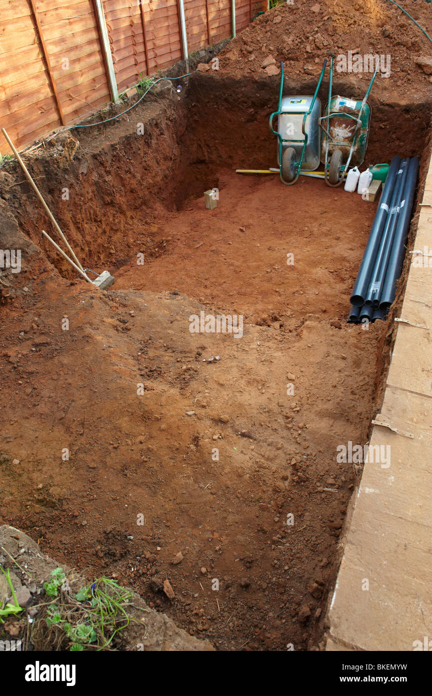 Pond construction hi-res stock photography and images - Alamy