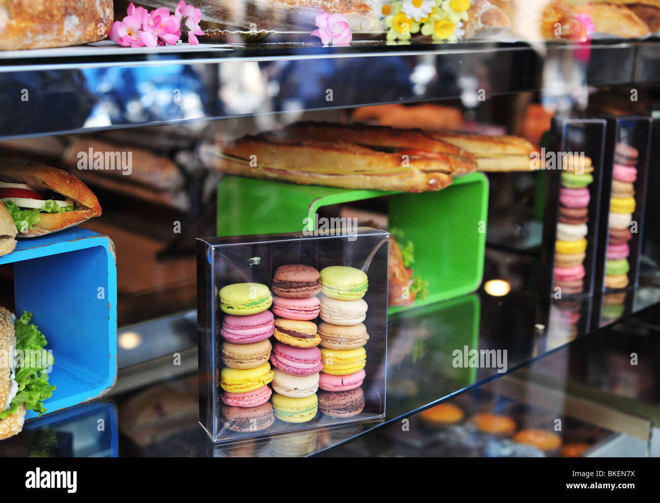 Bakery window france hi-res stock photography and images - Alamy