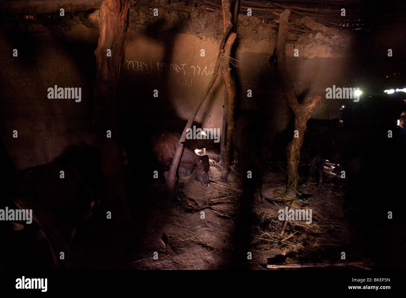 African mud hut hi-res stock photography and images - Alamy