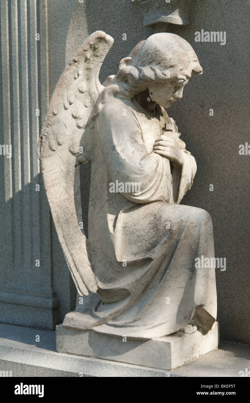 Genuflecting hi-res stock photography and images - Alamy