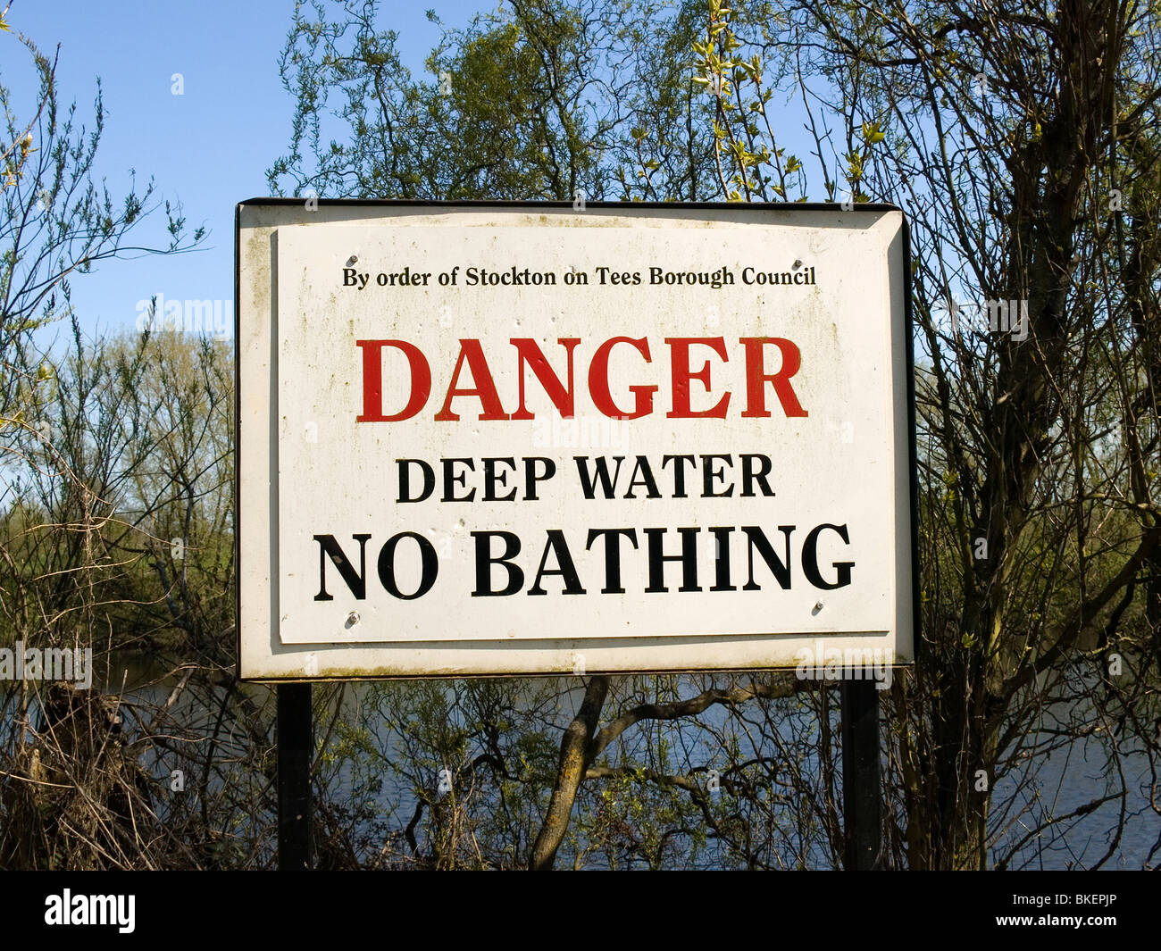 A warning sign Danger Deep Water No Bathing on the river Tees at ...