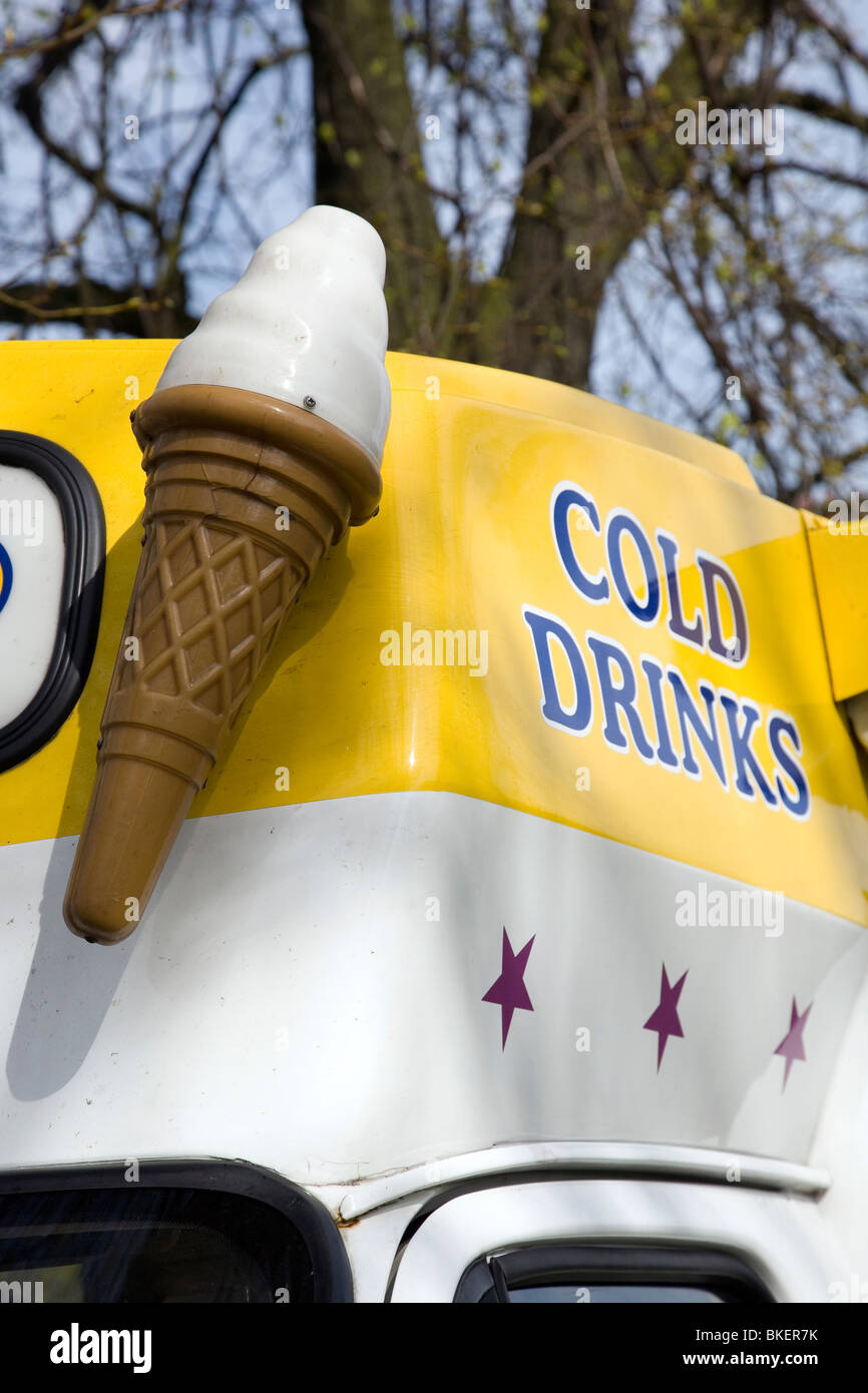 Ice cream van cone hi-res stock photography and images - Alamy