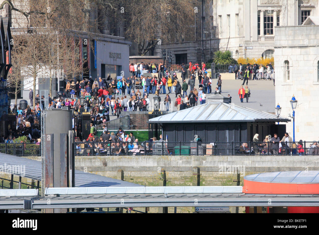 Tower of london visitor entrance hi-res stock photography and images ...