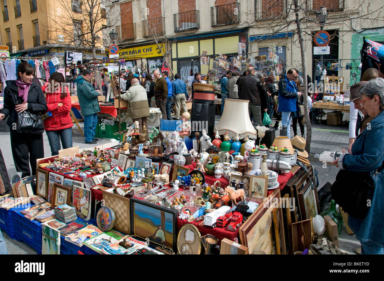 Madrid Spain El Rasto Flea market antique shop Calle Ribera de ...