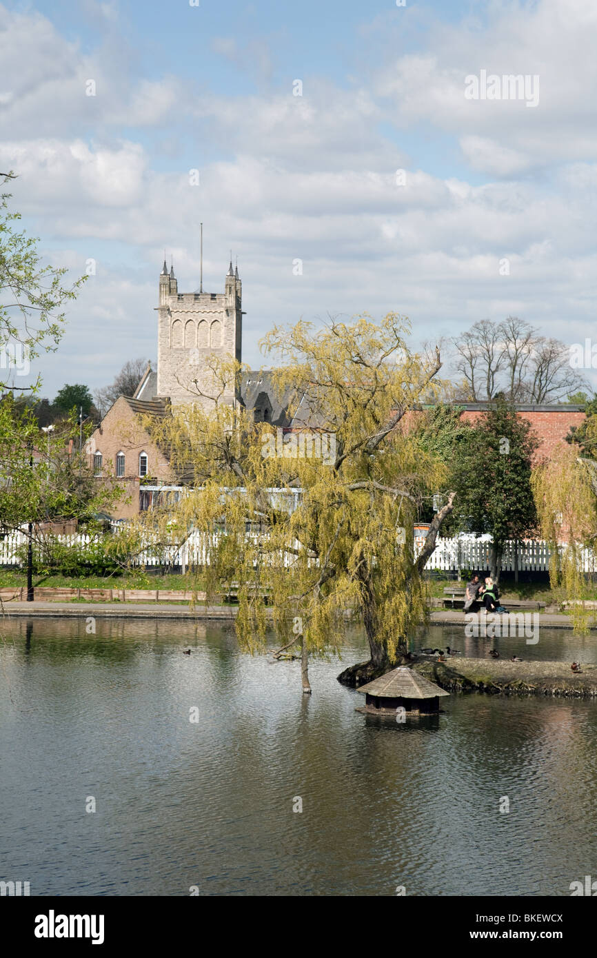 English village ponds hi-res stock photography and images - Alamy