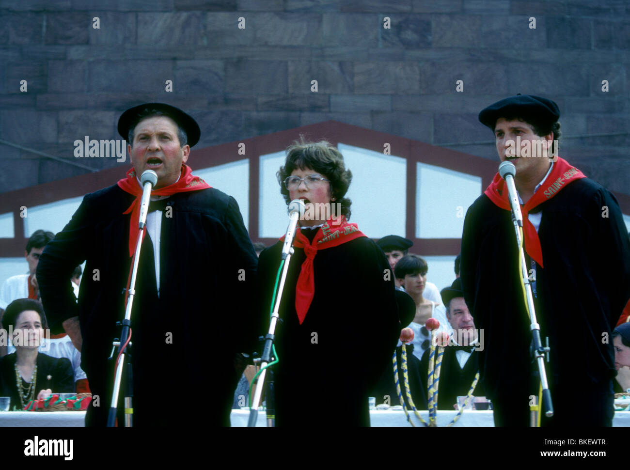 Basque wedding traditional wedding basque hi-res stock photography and ...